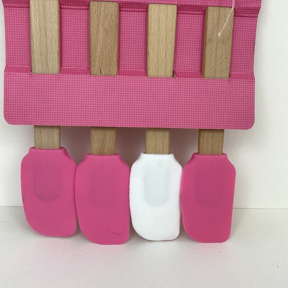 Peanuts | Kitchen | Set Of 4 Silicone Cute Snoopy Pink Spatulas Nwt ...